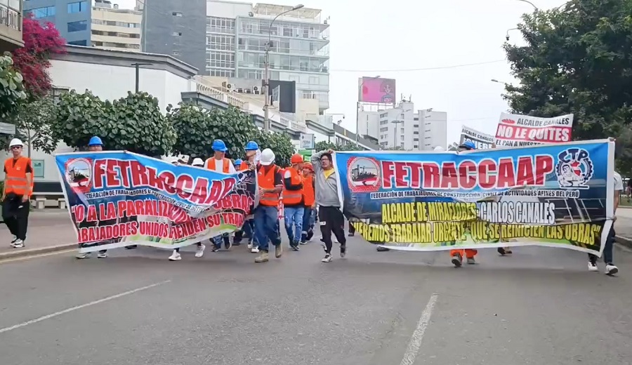 Protesta De Trabajadores De Construcción Contra La Municipalidad De